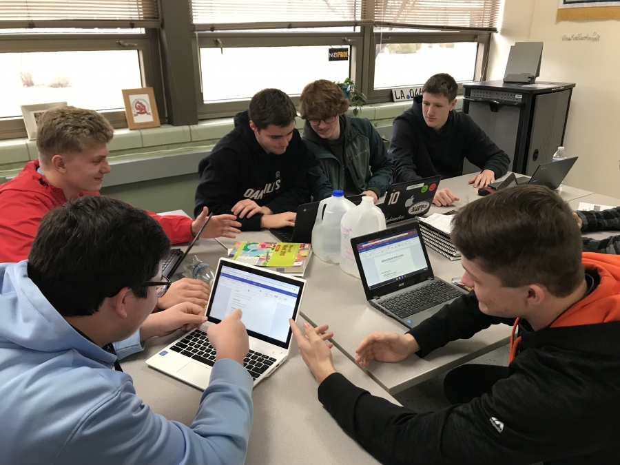 OH students use Microsoft Office Application